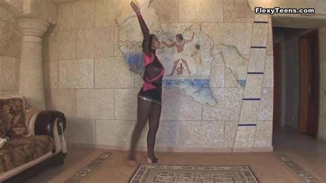 Maria Gudok Bends Herself In Incredible Ways Naked Porn Videos