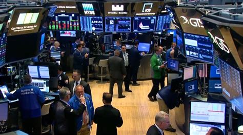 Fed升息3碼、鮑爾暗示可能放緩升息 美股全面上揚
