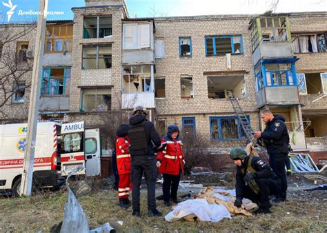 Рαшиcτи запустили ракету по житловому будинку у Краматорську під завалами люди Читайте на Ukr Net