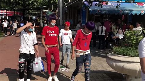 与“杀马特教父”恋爱，女友称被家人威胁“断绝关系”：我是选择我的生活凤凰网视频凤凰网