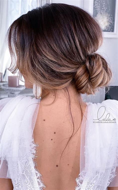 Updo Hairstyles For Your Stylish Looks In 2021 Relaxed And Textured Updo