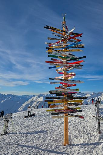 오스트리아 알프스 이 스크 글에에서 슬로프 스키에 방향 가진 게시물 가파른에 대한 스톡 사진 및 기타 이미지 가파른 걷기 겨울 Istock