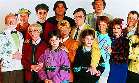 Újra összeállt A Família Kft A Legendás Tv Sorozat Sztárjai Ma Is