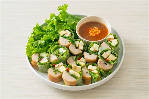 Premium Photo Vietnamese Meatball Wrap Or Vietnamese Salad Roll Or