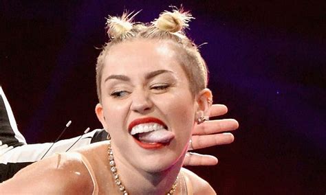 Fcc Flooded With Complaints Over Miley Cyrus Raunchy Vma Performance