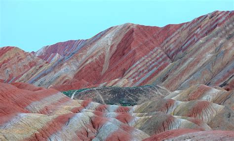 Las Espectaculares Montañas De Colores De China Y Perú