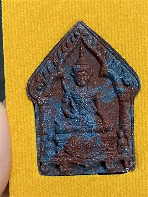 เทพม่วงทอง ขุนแผนแดนใต้ ๕๘ เนื้อเนื้อผงสีท่านม่วงทอง ยันต์เจ้าชู้ยักษ์พระลักษณ์หน้าทอง ขนาด