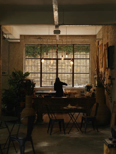 교수형 전구 노출 된 천장 도시 생활 도시 설정 도시 카페 따뜻한 조명 러스틱 로프트 스타일 매달린 조명 모던