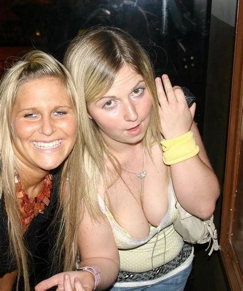 BFF Nudes By JosjeDue