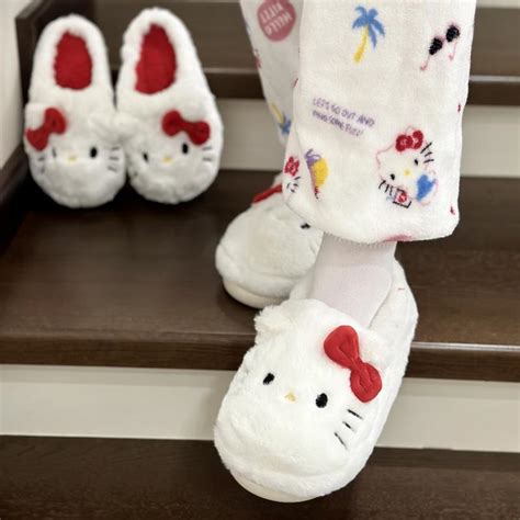 Тапочки «hello Kitty — ціна 649 грн у каталозі Капці Купити жіночі речі за доступною ціною на