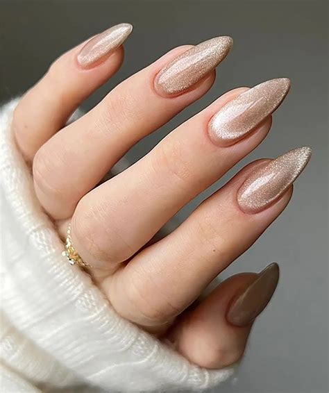 ۱۵ مدل ناخن شاینی که هر دختر خانمی شیفته‌اش می‌شود چی بپوشم