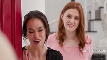 Battle Of Chests Apple Doesnt Fall Far From The Tree XVIDEOS COM