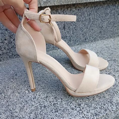 Босоніжки на каблуку шпильці бежеві замшеві 37 38 39 40 Id 1651799250 цена 899 ₴ купить на