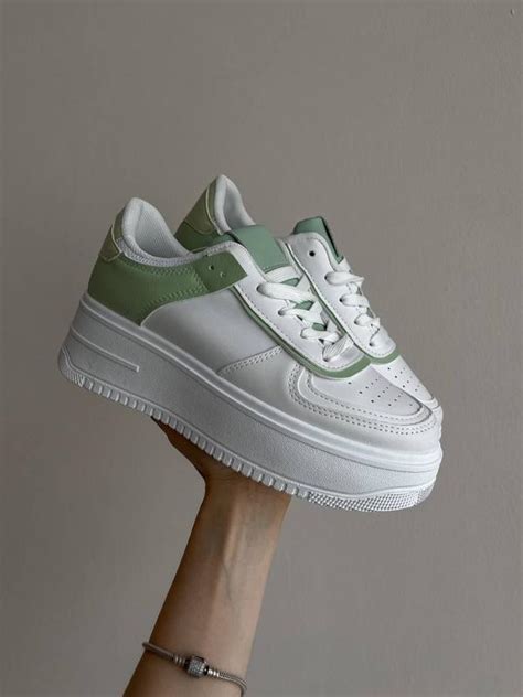 Кросівки — ціна 1150 грн у каталозі Кросівки Купити жіночі речі за