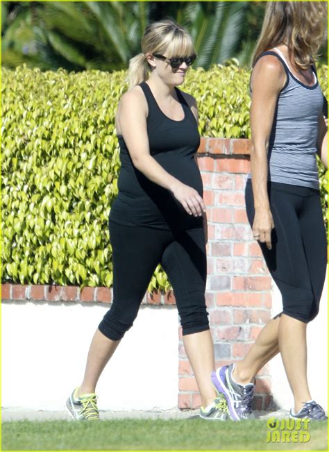 Reese Witherspoon Baby Bumpin Workout Photo Pregnant