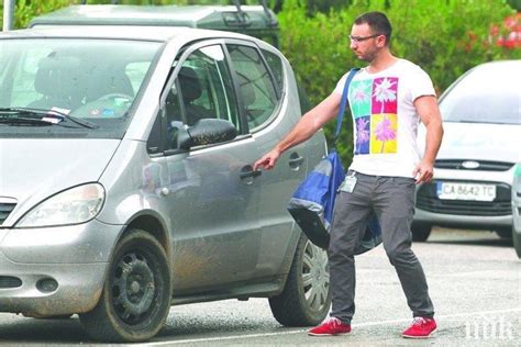 САМО В ПИК И РЕТРО Хекимян опасно близък с колега СНИМКИ Информационна агенция ПИК