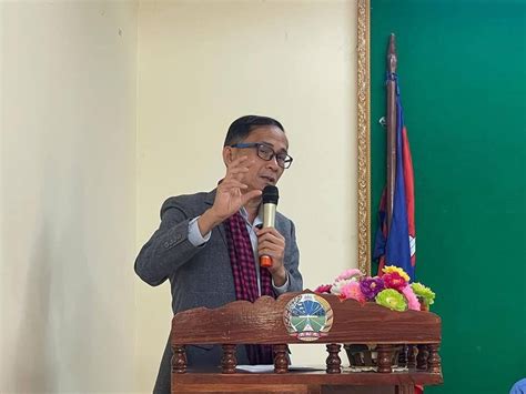 លោកបណ្ឌិត យ៉ង សាំងកុមារ