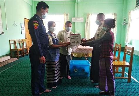 ဇီးကုန်းမြို့နယ် ဘေးအန္တရာယ်ဆိုင်ရာ စီမံခန့်ခွဲမှုဦးစီးဌာနမှ မီးဘေးသင့်အိမ်ထောင်စုအား ရိက္ခာနှင့