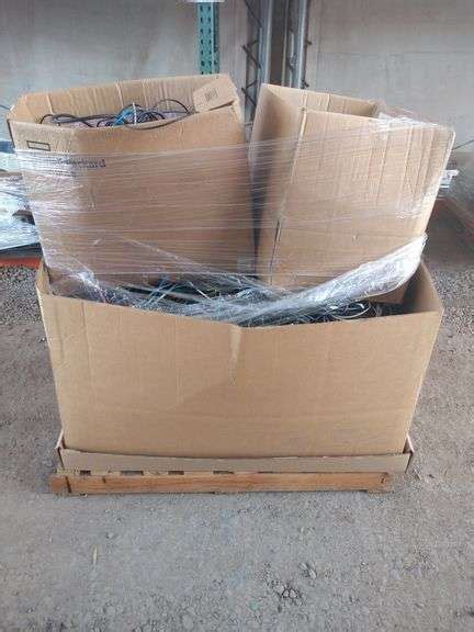 Tote Assorted Computer Cables Sierra Auction Management Inc