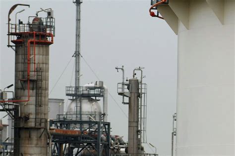 omv sells off its pakistan upstream unit