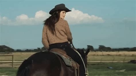 Modern Cowgirl S Find And Share On Giphy