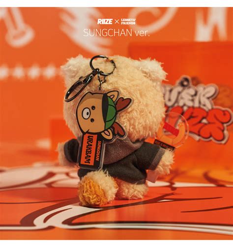 Lessey Doll Keyring And Photo Card Set Riize And Lessey Friends [ever Riize] Official Md Apr 2025