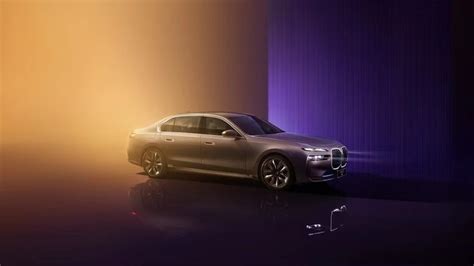 开启技术创新和电动化转型新篇章，创新bmw I7首次亮相上海 汽车之讯