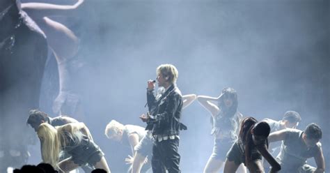 백현 데뷔 첫 솔로 월드투어 미국 공연 성료