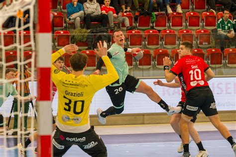 Ivan Simic Pfadi Winterthur Handball