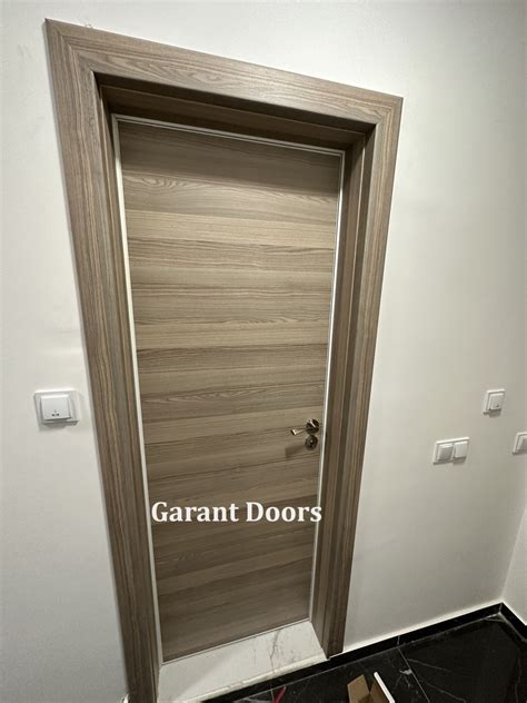 Двулицева врата за баня Garant Doors