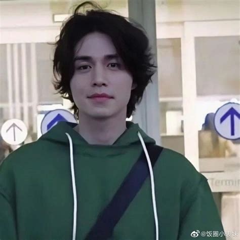41岁李栋旭素颜近照🈶，来看下状态如何