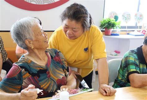 开启养老幸福圈扬州已建36个示范性村级互助养老睦邻点 我苏网