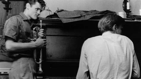 Lets Get Lost En 4k Beau Et Mélancolique Documentaire Sur Le Jazzman Chet Baker Une Ombre