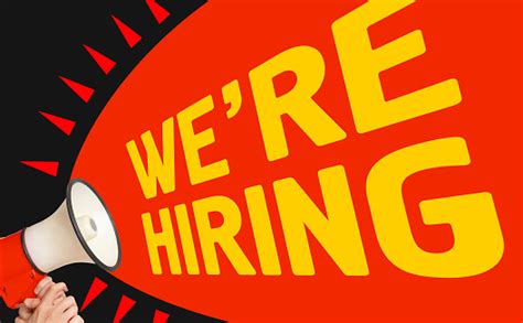 우리는 음성 거품 검은 배경에 메시지를 고용하고 와 메가 폰을 들고 사업가 콜라주 객실 있음에 대한 스톡 사진 및 기타 이미지 객실 있음 검색 검은색 Istock