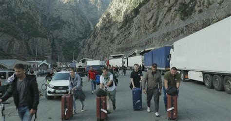 Thousands Of Russians Flee To Georgia To Dodge Putin S Troop