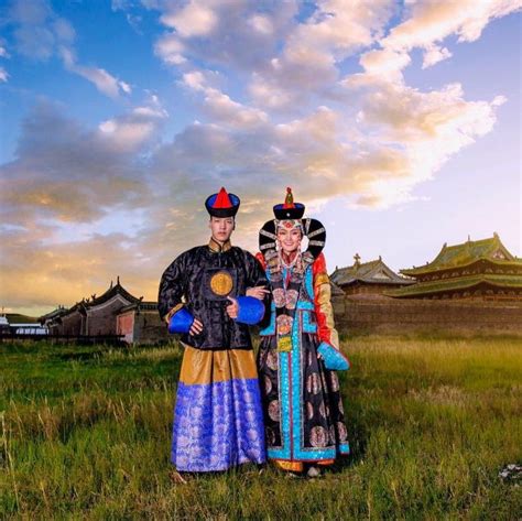 “Өв соёл минь гоёл болж хайр минь гэрэл болон гялалзана ”💘 By •Хийморь Facebook