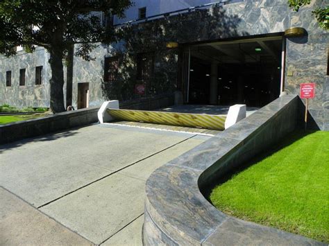 68 바닥 부착 바리케이드tw4030 366~61미터 차단 Surface Mounted Barricade 테러방지 바리케이드 위너기술 인력 및 차량통제시스템