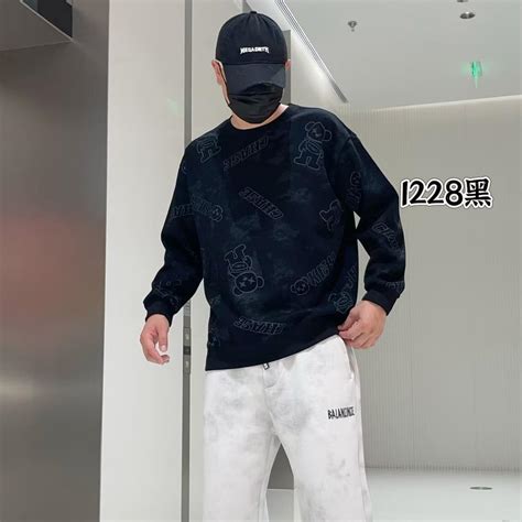 Бээжингийн 3м2 байранд амьдардаг нөгөө охины бас нэгэн бичлэг оруулья👌👌 Өнгөц харахад нэг өдрийн