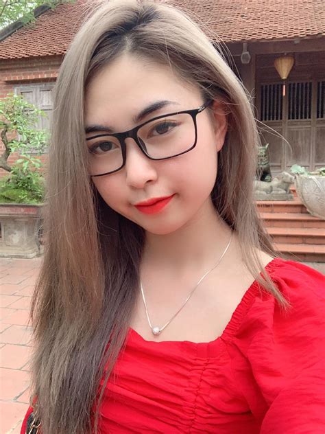 200 Ảnh Gái Xinh Đeo Kính Đẹp Ngầu Cute Dễ Thương Nhất