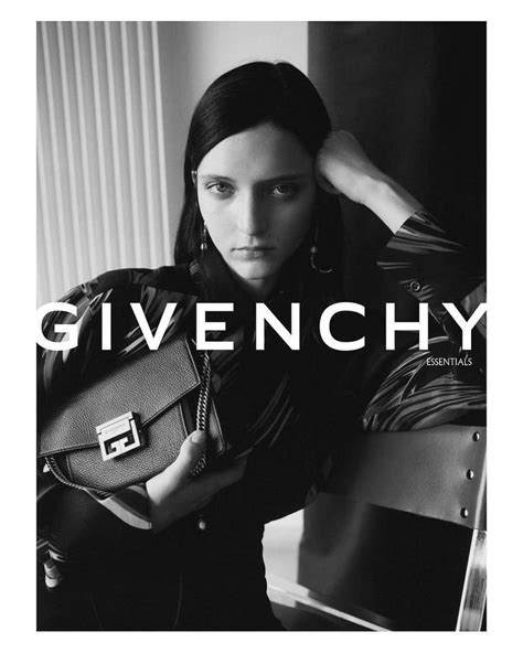 Pin By Andrea Vida On Test Models Elite Modeling Agency Model Agency Campaign