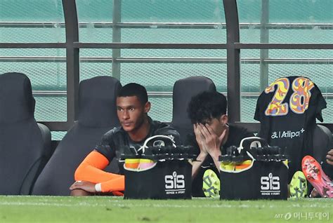 박수칠 때 떠난 손흥민 토트넘과 라스트 댄스끝내 눈물 흘렸다