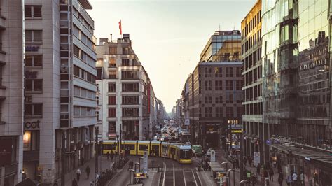 ОТ ДНЕС Германците пътуват за 9 евро месечно с обществения транспорт в цялата страна Старият