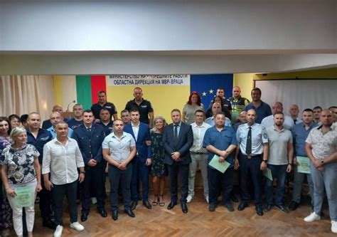 Вътрешният министър Калин Стоянов награди шефа на МВР Враца Красимир Йончев снимки