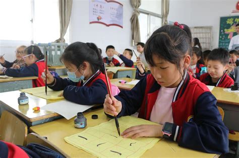 传统文化进校园 特色支教显魅力 湖南工艺美术职业学院团委