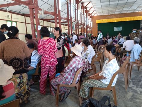 အနောက်ပိုင်းတိုင်းစစ်ဌာနချုပ် န ယ်လှည့်ဆေးကုသရေးအဖွဲ့က ဒေသခံပြည်သူများအား ကျန်းမာရေးစောင့်ရှောက