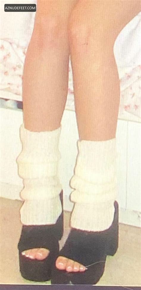 Ariel Martin Feet Aznudefeet