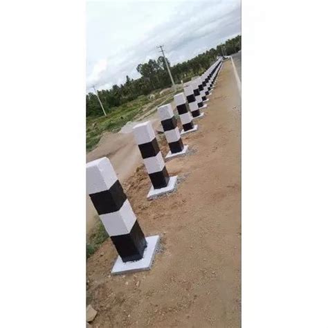 Outdoor Black White Guard Kilometer Stone For Pavement 12 At Rs 700 Piece In Bengaluru