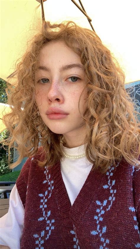 Пин от пользователя Maria Sugg на доске причёски Кудрявые прически Прически Светлые брови