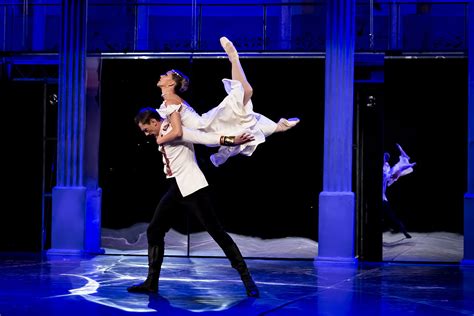 АНА КАРЕЊИНА Српско народно позориште