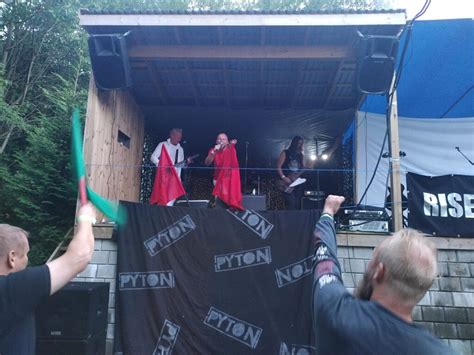 Pyton 1 Arendals Tidende